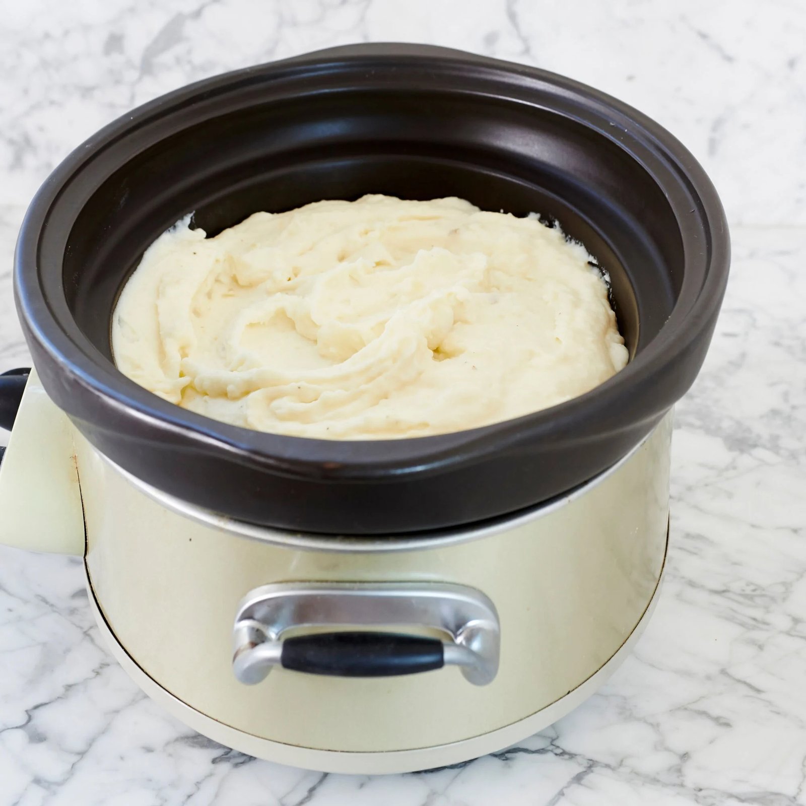 How Do You Reheat Mashed Potatoes in a Slow Cooker: Easy & Perfect