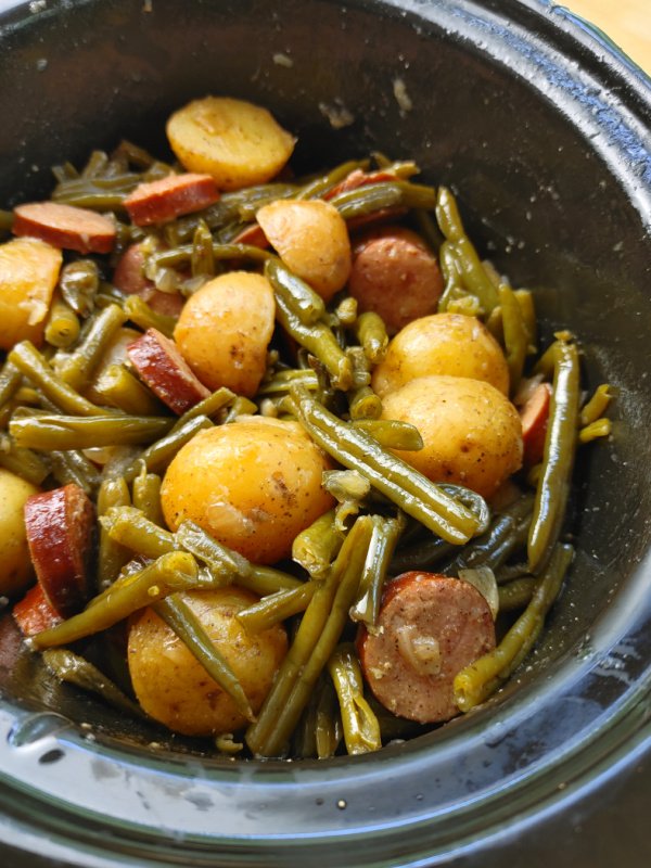 How Long Do Potatoes Take in a Slow Cooker: Perfect Timing Tips