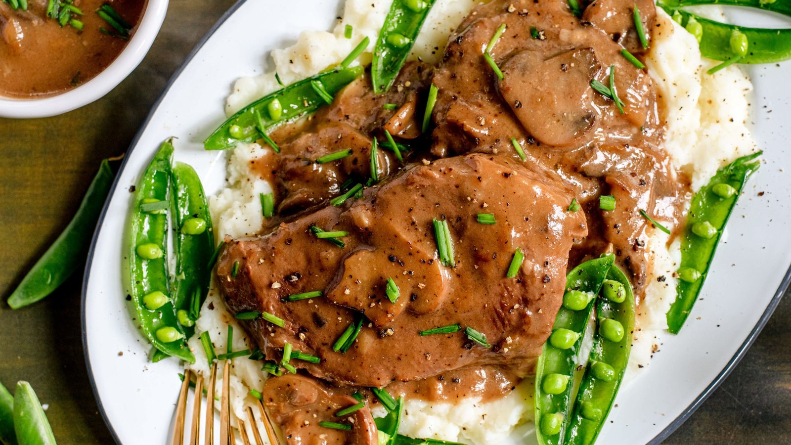 How to Cook Round Steak in a Slow Cooker: Easy, Tender & Delicious