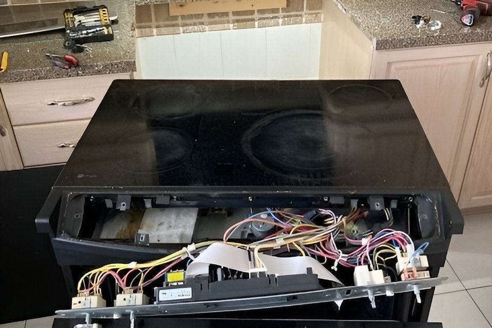 Why Did My Stove Top Crack: Top Causes & Quick Fixes Revealed